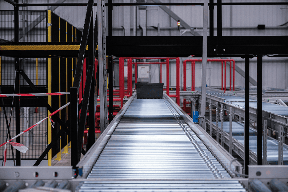 A Complete Guide to Warehouse Conveyor Systems | Milestone Knowledge Hub